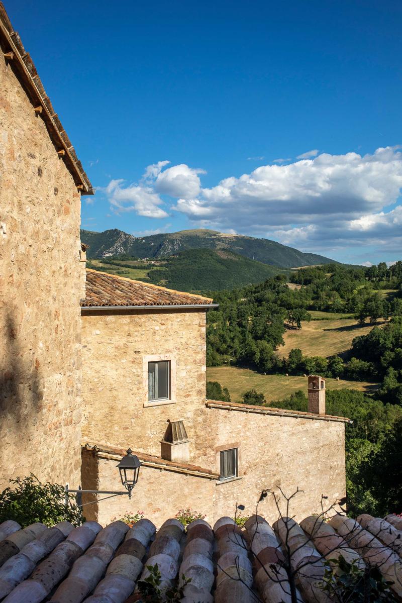 Castello di Postignano | Castle Hotel in Umbria, Italy